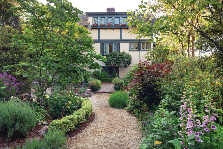 Visiting the Historic Roycroft Inn and Campus | Arts & Crafts Homes Online